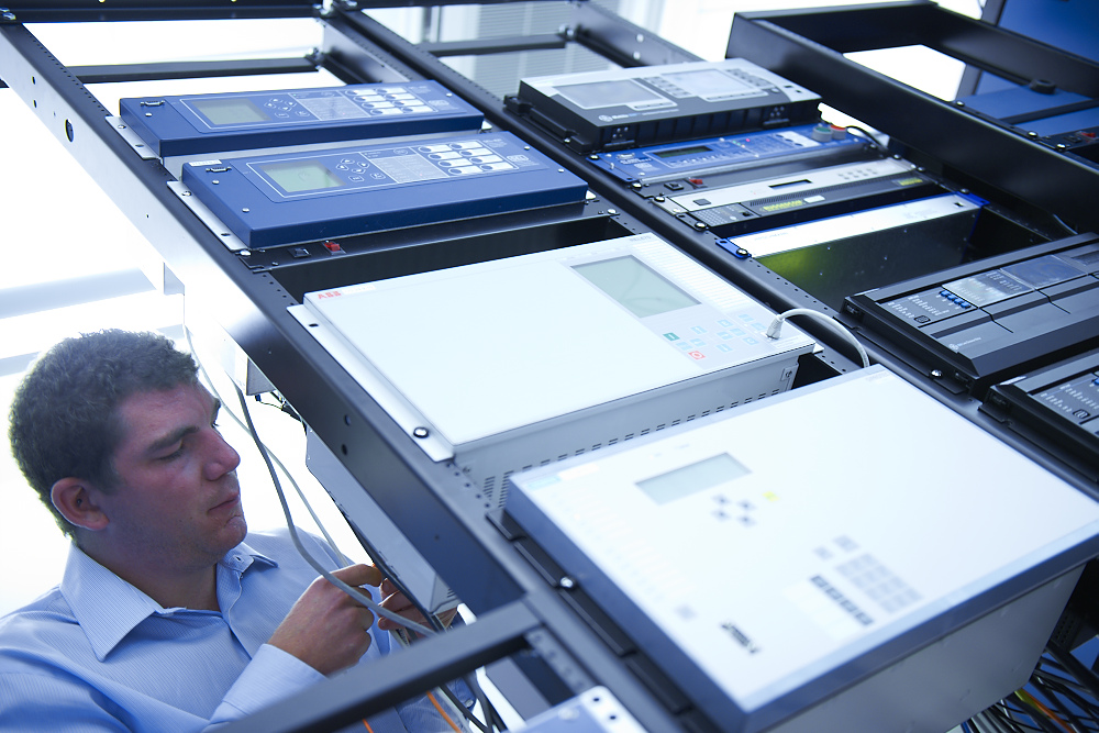 RTDS Simulator | De-risk protection schemes with HIL testing