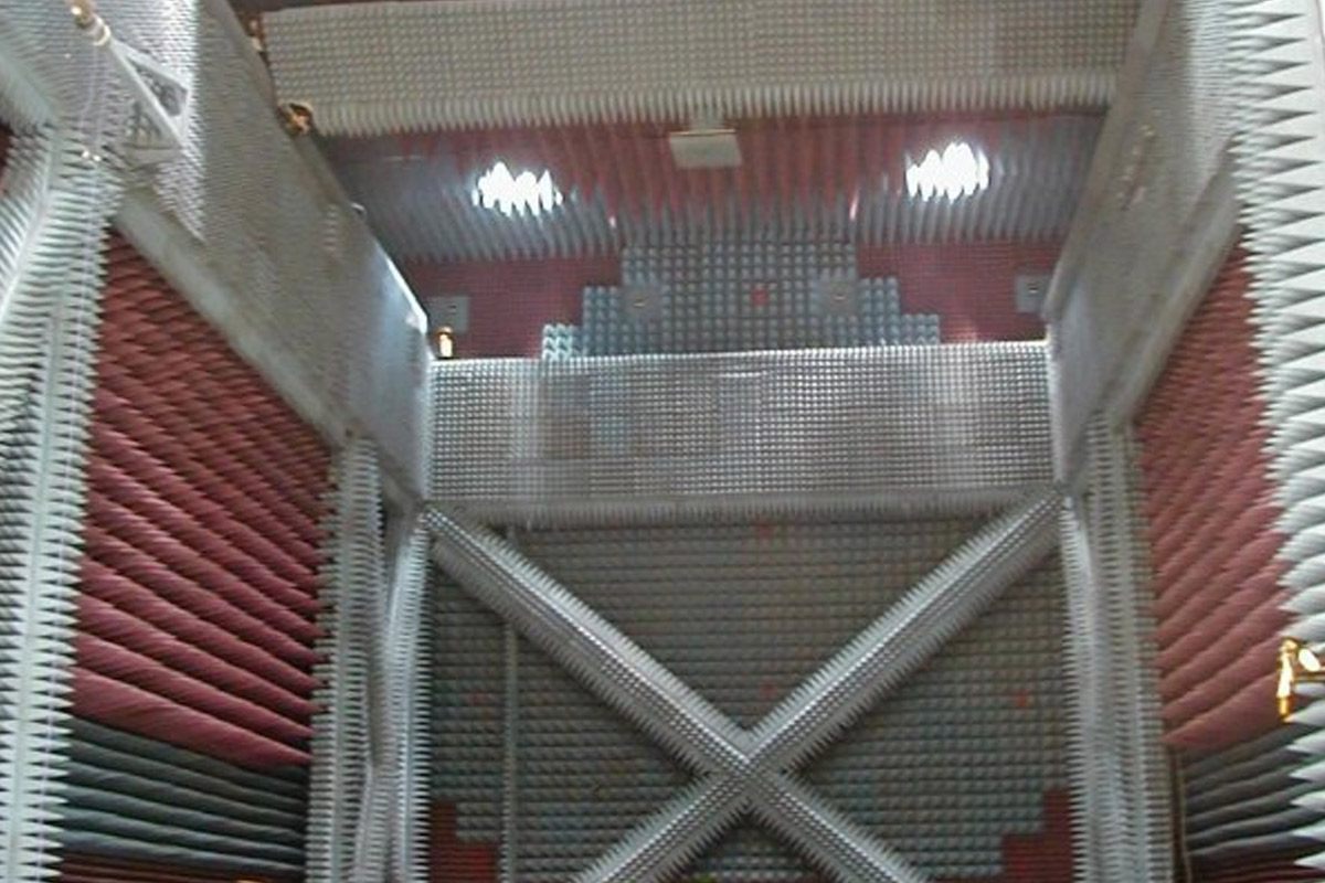 Large Horizontal XY Positioners 14.0 m x 7.9 m - 20 m x 20 m